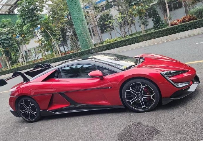 配大尺寸尾翼，比亚迪超跑仰望 U9 无伪装实车曝光-手机新浪汽车