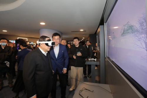 新壹科技：AIGC助力开启全新艺术观展体验|VR_新浪新闻