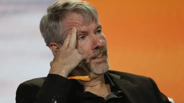 华尔街大佬豪赌BTC，牛市爆赚300%_新浪财经_新浪网