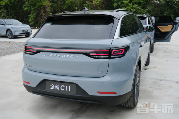 深度体验零跑全新C11 15万元起竟标配FSD 还有大空间？_新浪科技_新浪网