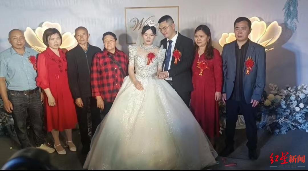 泸定地震“泄洪英雄”甘宇结婚 妻子：用尽一生好运遇到他是我最大福气_新浪财经_新浪网