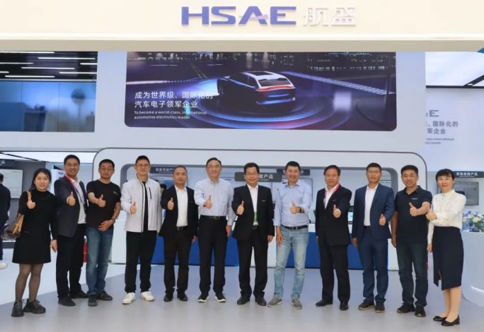 航盛与高通基于Snapdragon Ride Flex SoC发布全新一代墨子舱驾跨域融合平台|墨子|智能驾驶_新浪科技_新浪网