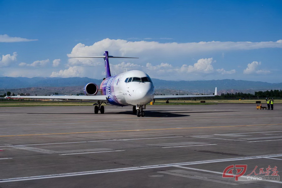 首架ARJ21客改货飞机首航飞中亚|塔什干_新浪财经_新浪网