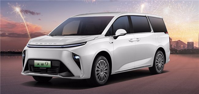 现在新能源汽车哪个品牌好？上汽大通MAXUS大家9为家庭出行而来_新浪新闻