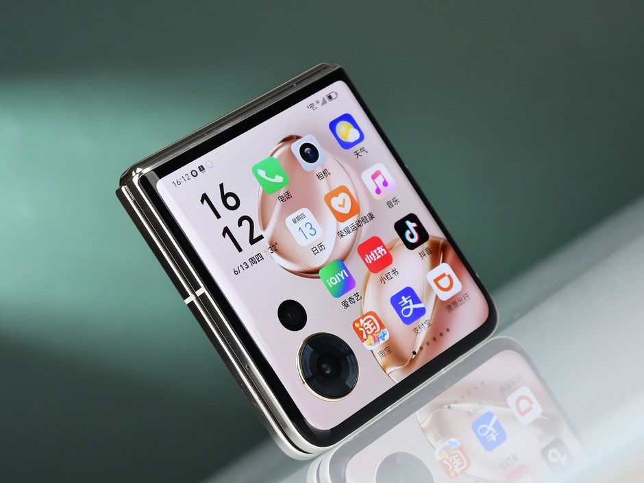 璀璨梦想，流光溢彩 荣耀Magic V Flip高定款图赏|Jimmy|周仰杰_新浪科技_新浪网