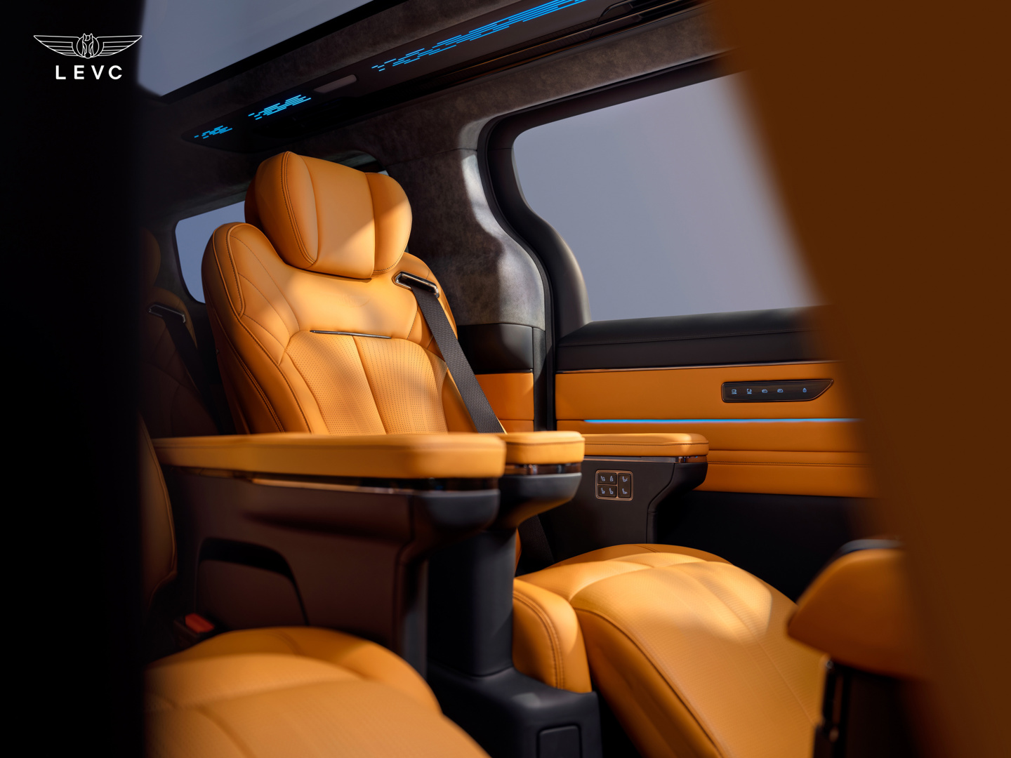 37.99 万元起，吉利“陆地空客”MPV 翼真 L380 正式上市|MPV|吉利_新浪科技_新浪网