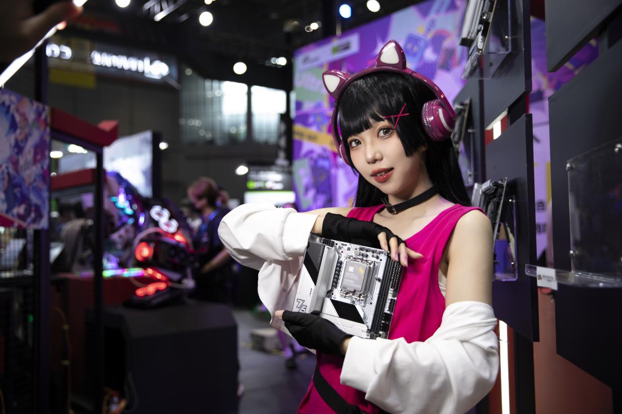 玩创无限！七彩虹携手NVIDIA打造BW2024玩创星球_新浪科技_新浪网