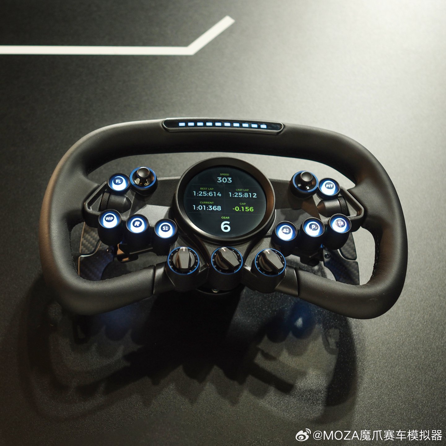 魔爪 MOZA Vision GS 方向盘手柄明日发布：对称设计、圆形居中仪表盘|方向盘_新浪科技_新浪网