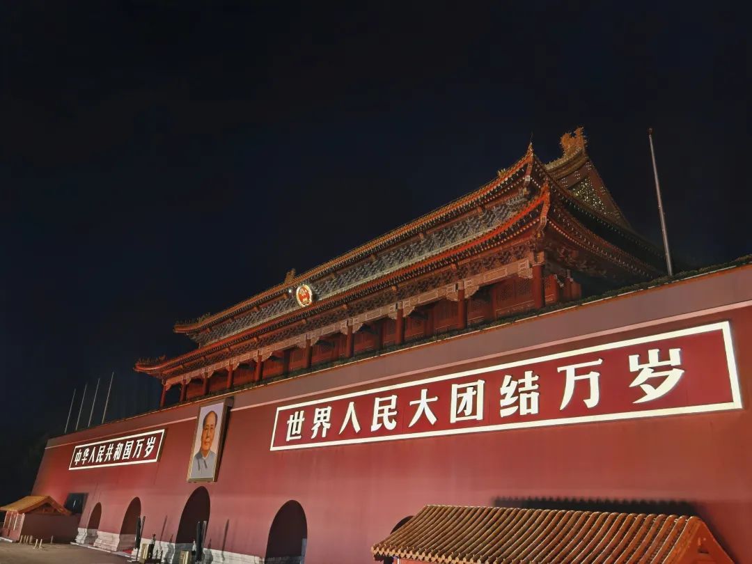 新学期第一天的早晨，天安门有多热闹！|升旗_新浪财经_新浪网