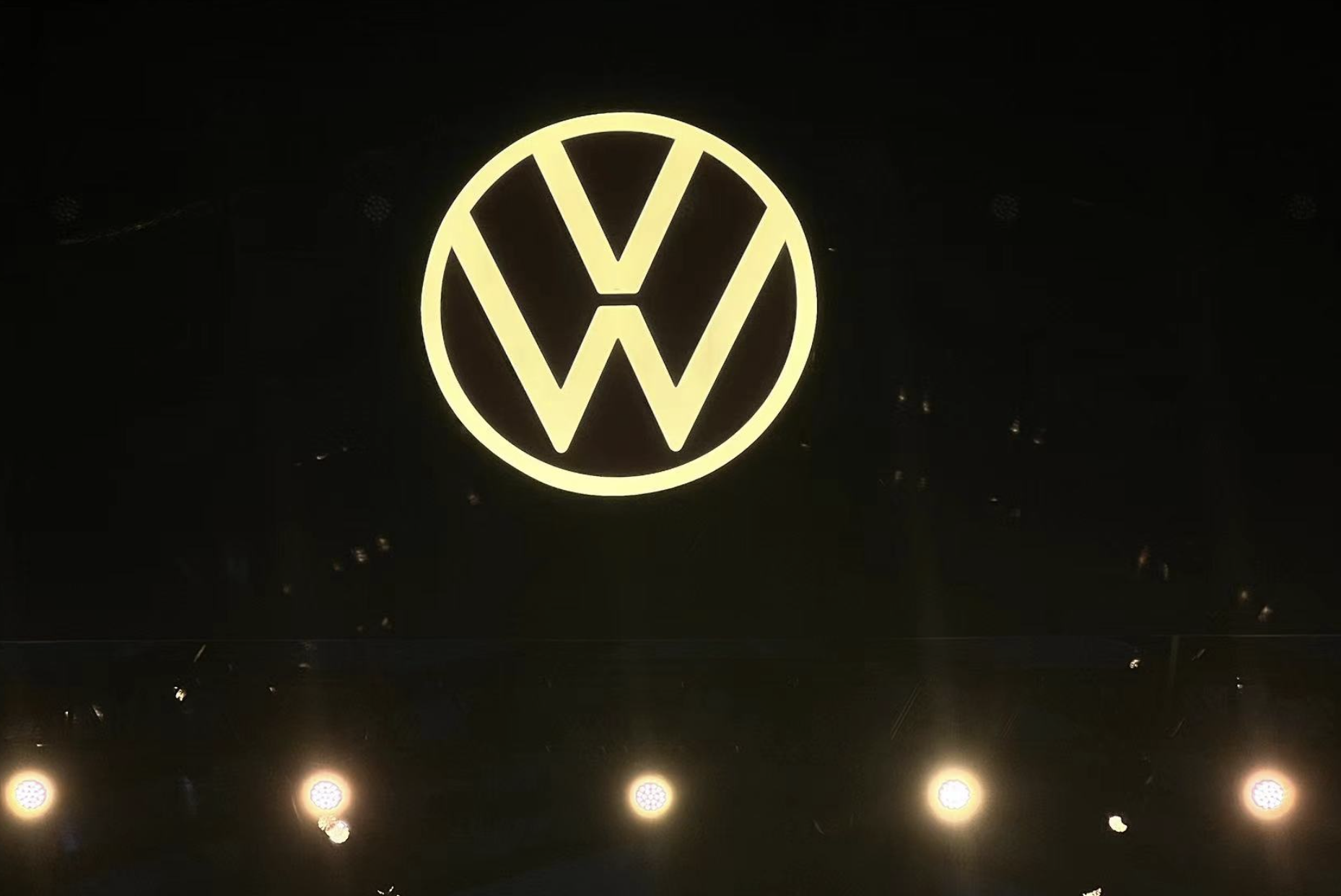 大众安徽新车销售遇冷，只因售价高？门店忙促销，2个多月追加优惠近9千元_新浪科技_新浪网