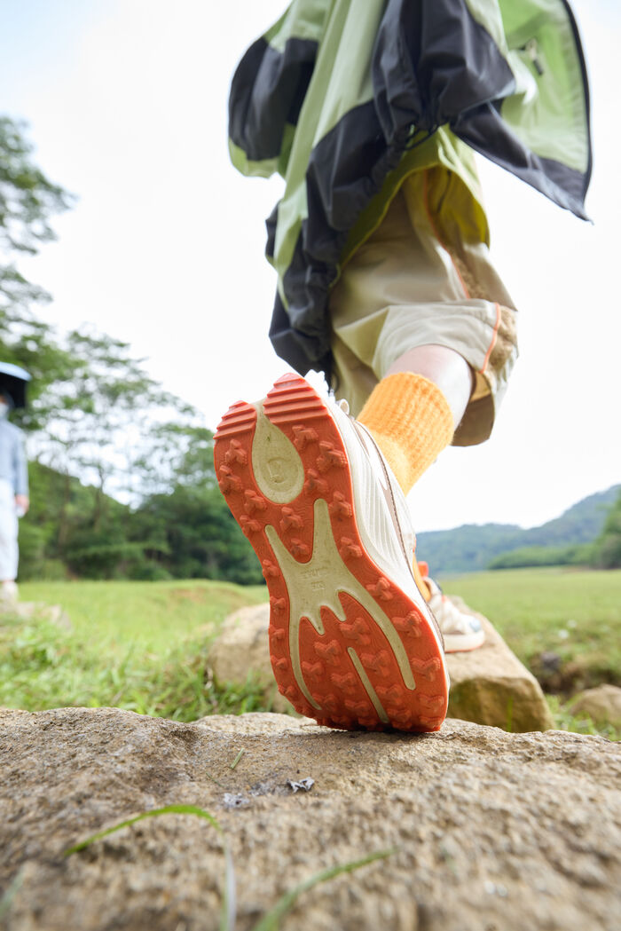 童鞋品牌基诺浦开启全球化战略 亚马逊初步试水成功|基诺|亚马逊|欧洲_新浪科技_新浪网