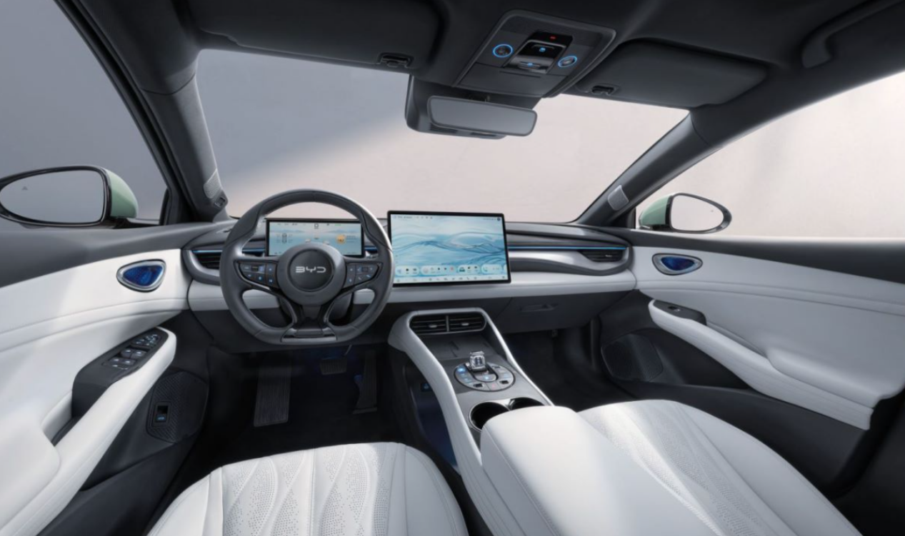 解锁“年轻人第一台GT”，比亚迪海豹06GT上市13.68万元起-新浪汽车