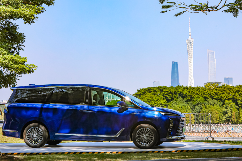 别克GL8的25年：从“吃螃蟹”，到“守擂王”|别克GL8|MPV|新能源_新浪科技_新浪网