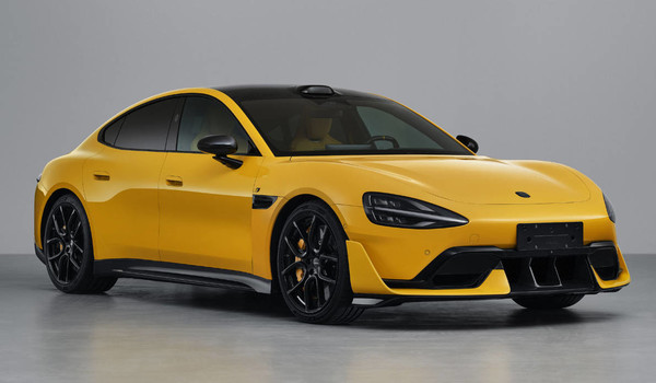 小米SU7 Ultra现身工信部 大尾翼选装 极速318km/h|小米_新浪科技_新浪网