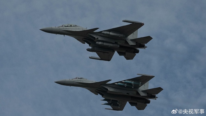 歼15D舰载机首次公开亮相|舰载机_新浪财经_新浪网