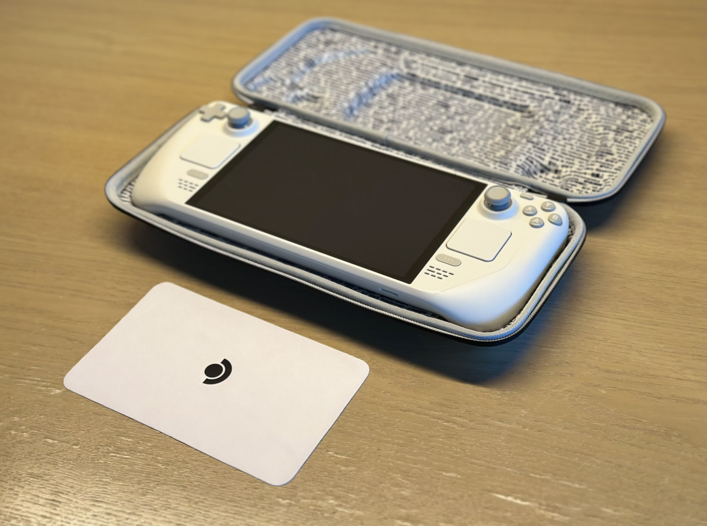 V 社展示白色限量版 Steam Deck OLED 掌机，11 月 19 日 679 美元限量发售|OLED|IT之家_新浪科技_新浪网