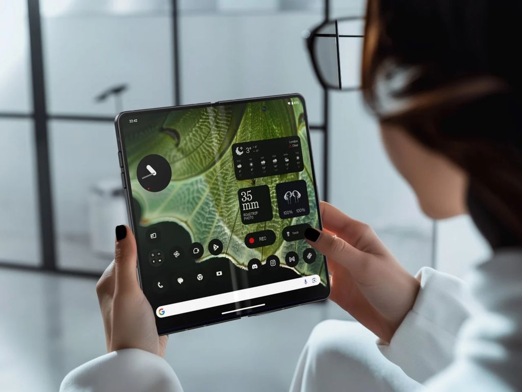 渲染图首曝：Nothing Fold（1）折叠手机蓄势待发，玩转 Glyph 灯效_新浪科技_新浪网