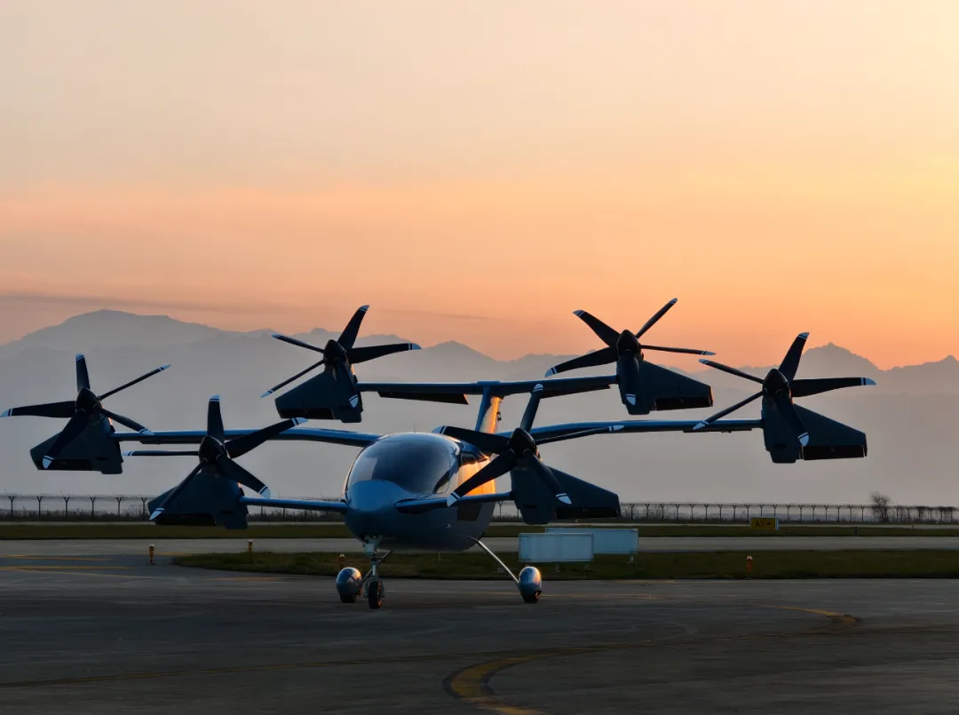 国内首架，全倾转旋翼 eVTOL 鸿鹄 MARK1 工程样机总装下线_新浪科技_新浪网