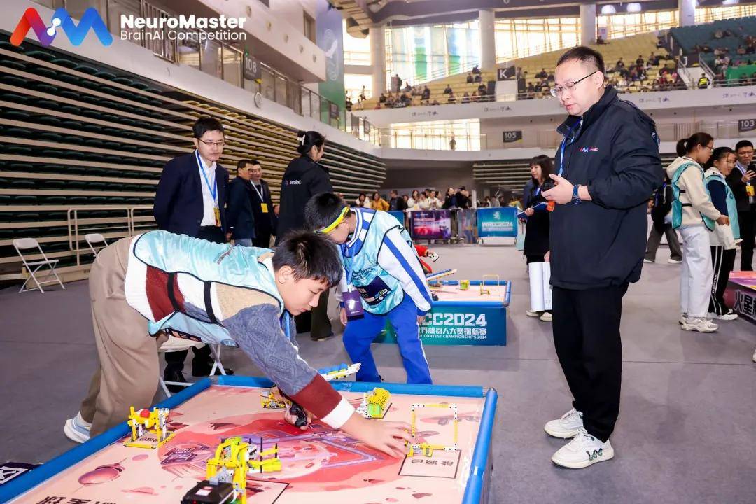 2024NeuroMaster年度巅峰对决：科技华章，脑科学智慧火花的终极较量！|人工智能_新浪科技_新浪网