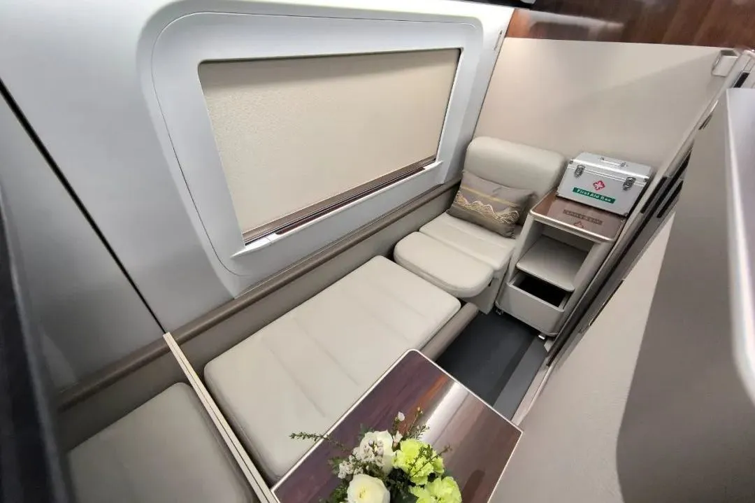 运营时速 400 公里全球最快，我国 CR450 动车组样车内饰、坐席等设计公布|动车组|商务_新浪科技_新浪网