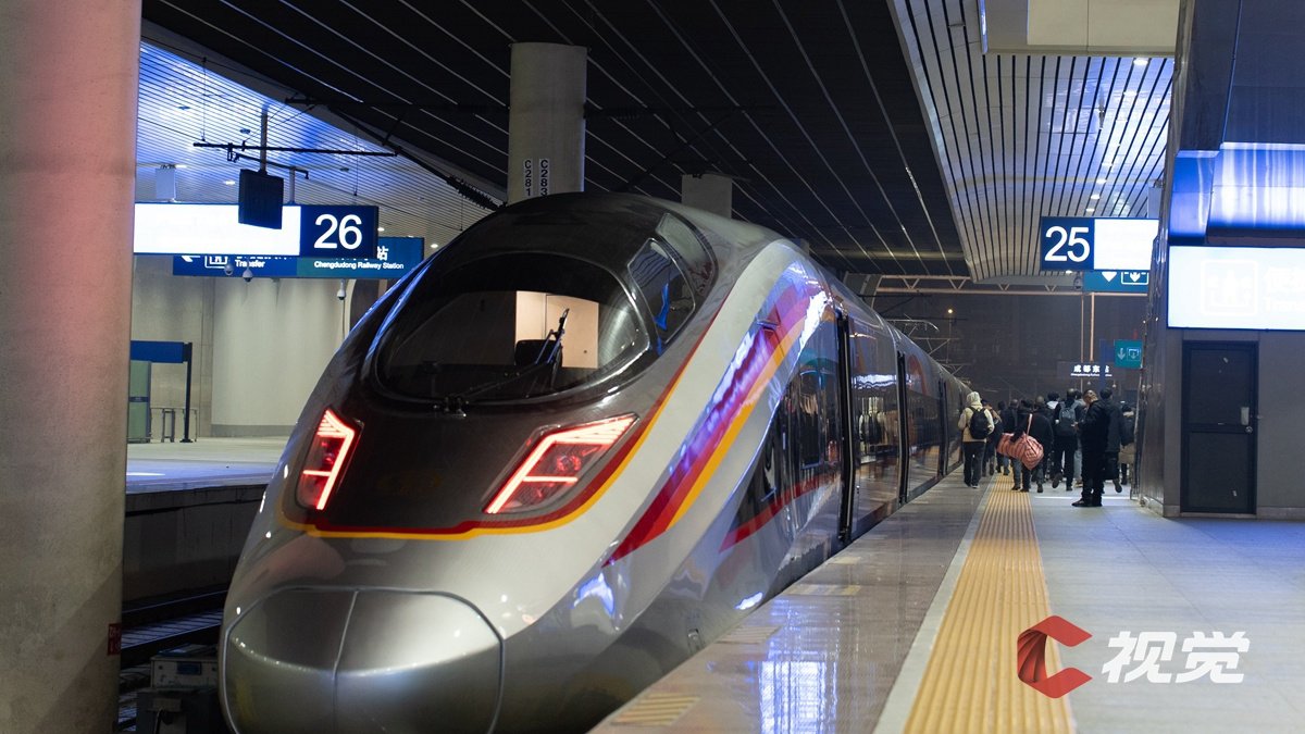 C视觉丨新配属成都的CR400AF-S型复兴号智能动车组迎来载客“首秀”|动车组_新浪财经_新浪网