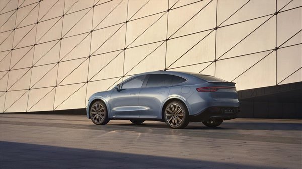 卖一台亏3万的车卖爆！智界R7上市100天累计大定破5.8万台|R7|5万以下_新浪科技_新浪网