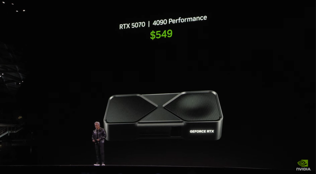 RTX5090震撼发布，国行16499元起，黄仁勋「美国队长」pose亮翻全场|AI|gpu|英伟达_新浪科技_新浪网