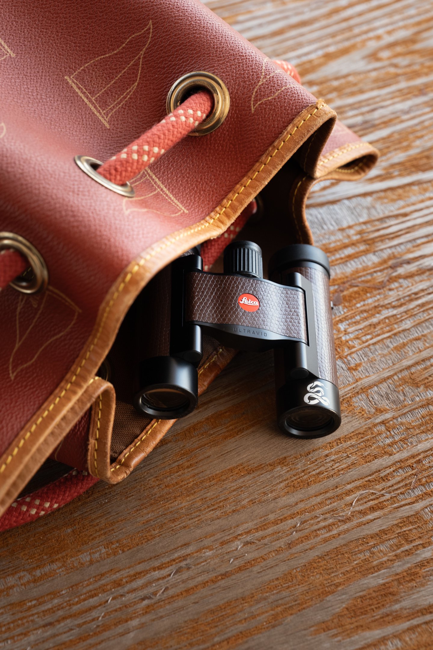 徕卡发布 Ultravid 8 x 20 BR 蛇年纪念版望远镜：牛皮覆盖，限量 200 支 / 12888 元|徕卡|设计|IT之家_新浪 ...
