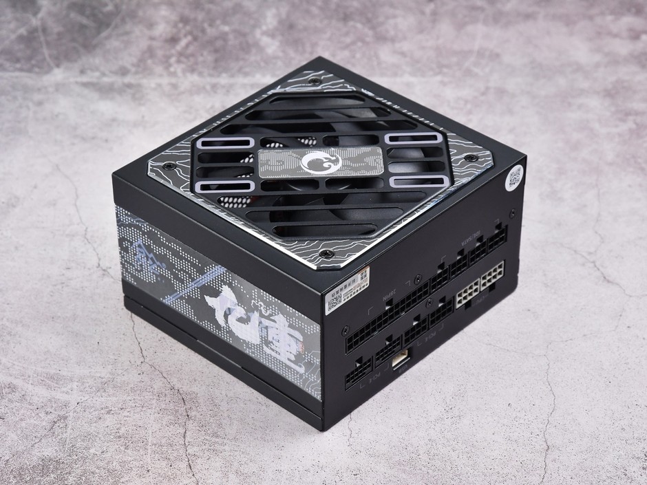 RTX 5090 D好搭档 鑫谷昆仑九重KE-1300P电源赏析|鑫谷_新浪科技_新浪网