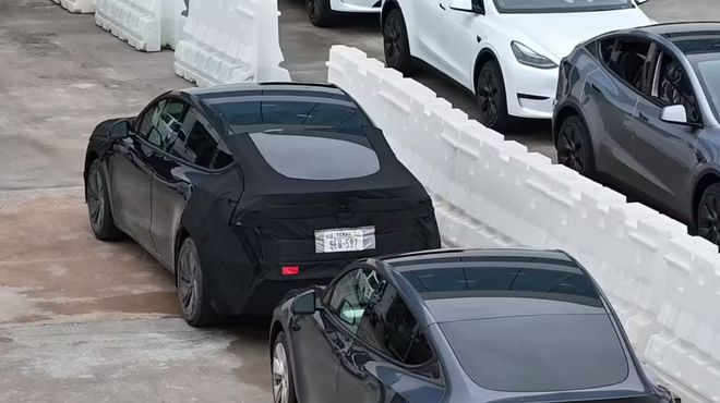 Model Q谍照首曝！细节大曝光，特斯拉25年靠它了？_新浪财经_新浪网