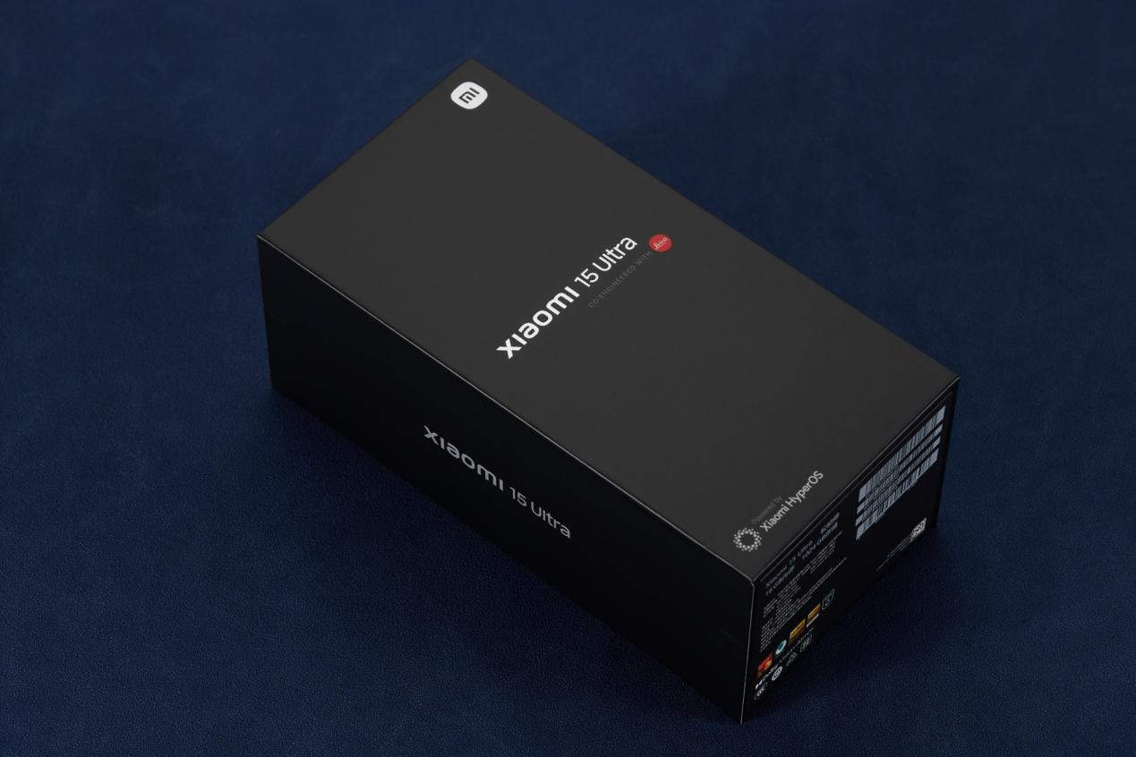 【IT之家开箱】小米 15 Ultra 手机图赏：扑面而来的复古相机感|小米|设计|IT之家_新浪科技_新浪网