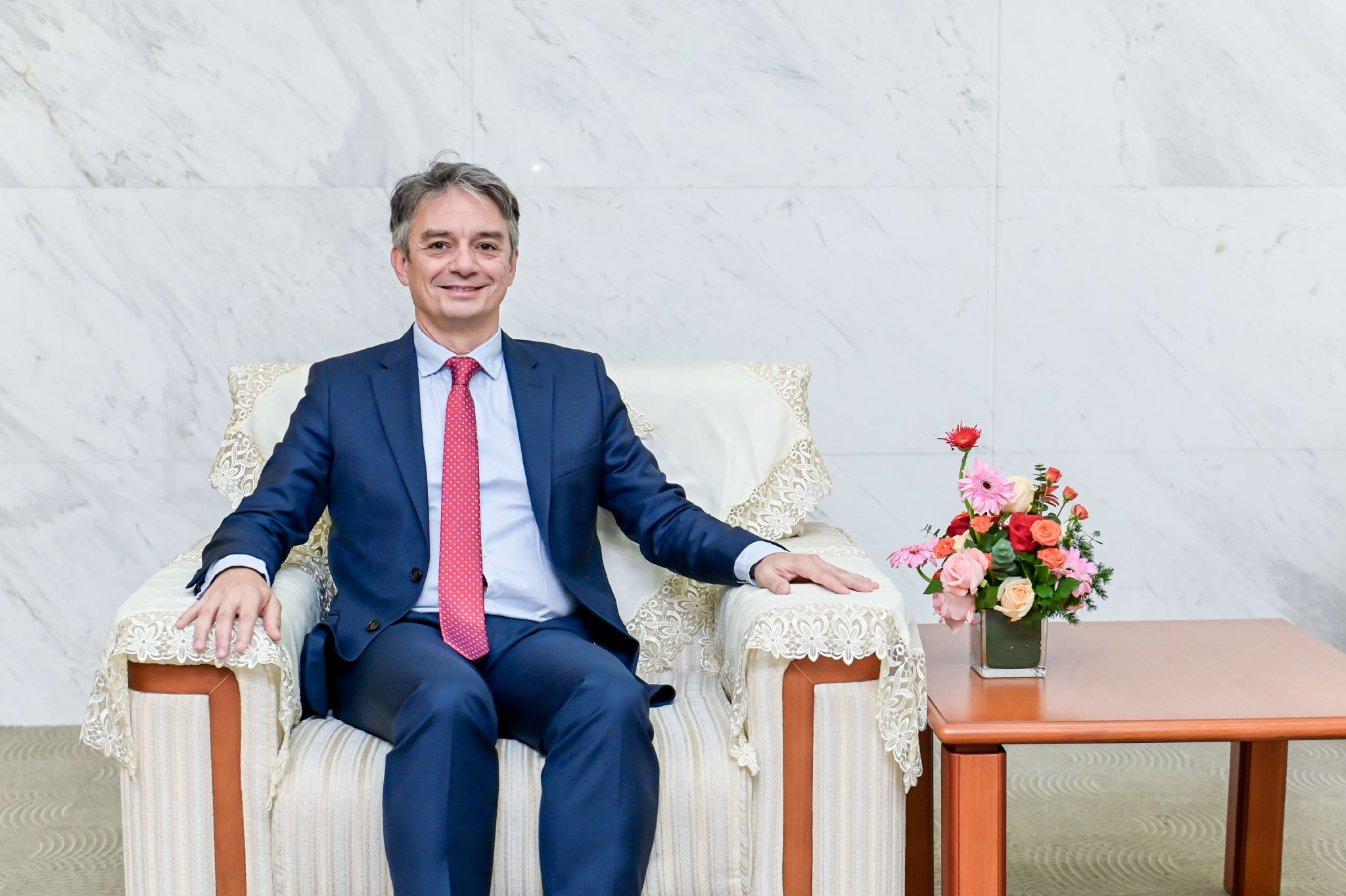 达索系统CEO达洛兹：中国发展潜力很大 考虑和DeepSeek合作|达索系统_新浪财经_新浪网