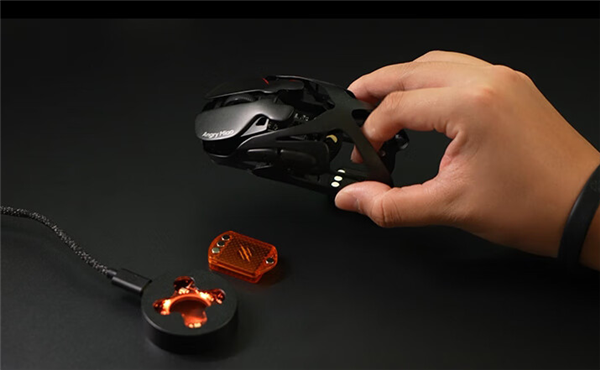 1.2s满电！怒喵首款鼠标Infinity Mouse发布：热插拔磁吸电池|鼠标|电池_新浪科技_新浪网