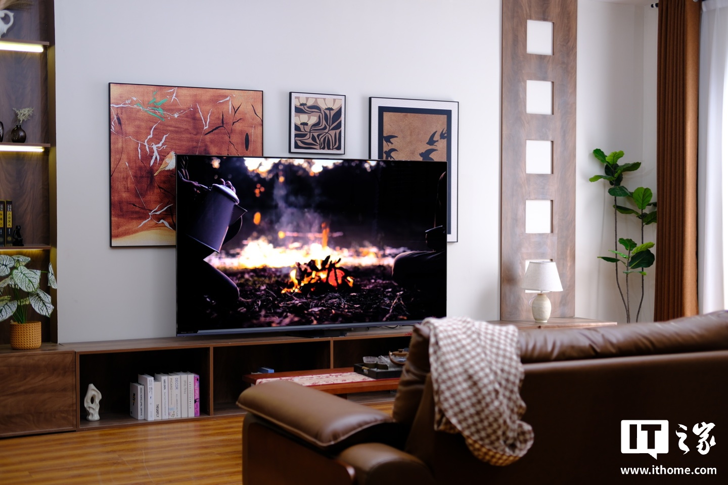 海信电视 E8Q Pro 开箱：搭载全球首颗信芯 AI 画质芯片 H7，升级黑曜屏 Ultra|AI|海信_新浪科技_新浪网