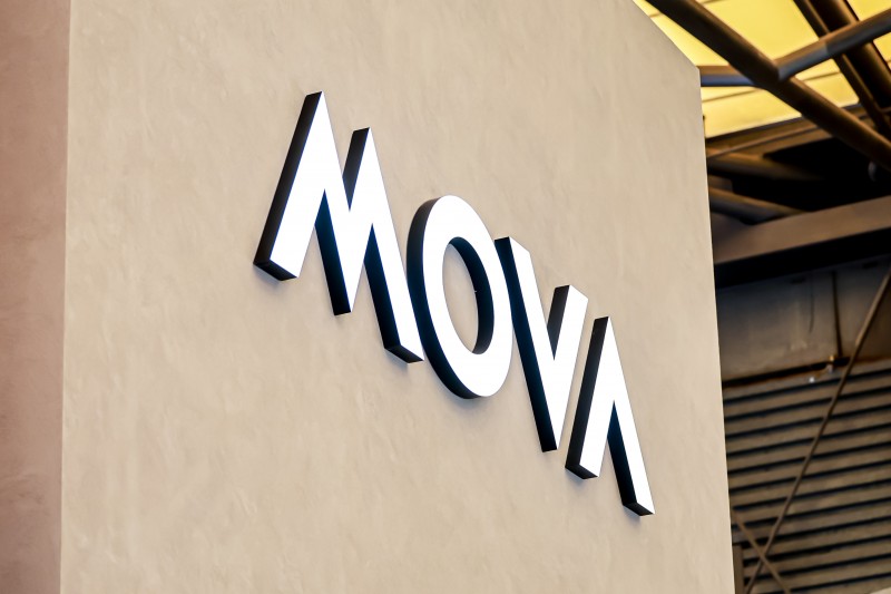 央视王冰冰和董宇辉探展高端品牌MOVA，引爆AWE 2025|王冰冰|AWE|央视_新浪科技_新浪网