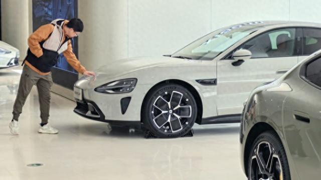 “SU7爆燃致3死事故”，雷军、小米公司最新发声！|小米_新浪财经_新浪网