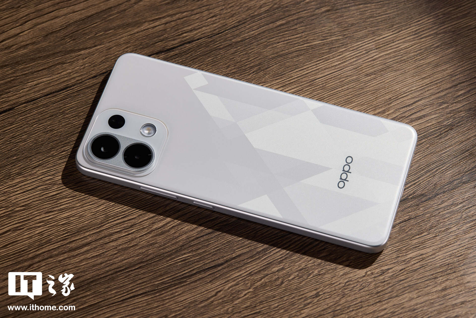 【IT之家图赏】OPPO K12s 实拍：OPPO 首个 7000mAh 五年长寿大电池，定位“千元续航小霸王”|OPPO|电池|小霸王_新浪科技_新浪网