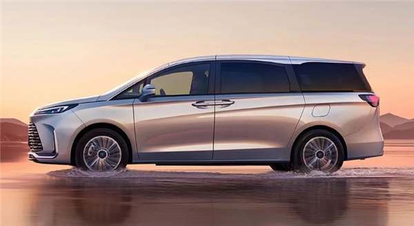 合资绝地反击！别克插电混动MPV GL8陆尚上市：24.99万起_新浪科技_新浪网