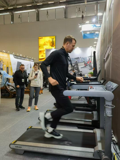 2025德国FIBO展会：绝影XENJOY以创新科技引领智能健身新浪潮|FIBO_新浪财经_新浪网