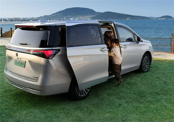 24.99万起售的合资插混MPV卖爆了！别克GL8陆尚开启交付|MPV|25-35万|别克GL8_新浪科技_新浪网