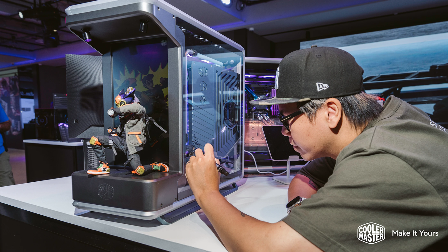 MasterFrame 家族壮大，酷冷至尊展出多款机箱新品|酷冷至尊|机箱|玻璃_新浪科技_新浪网