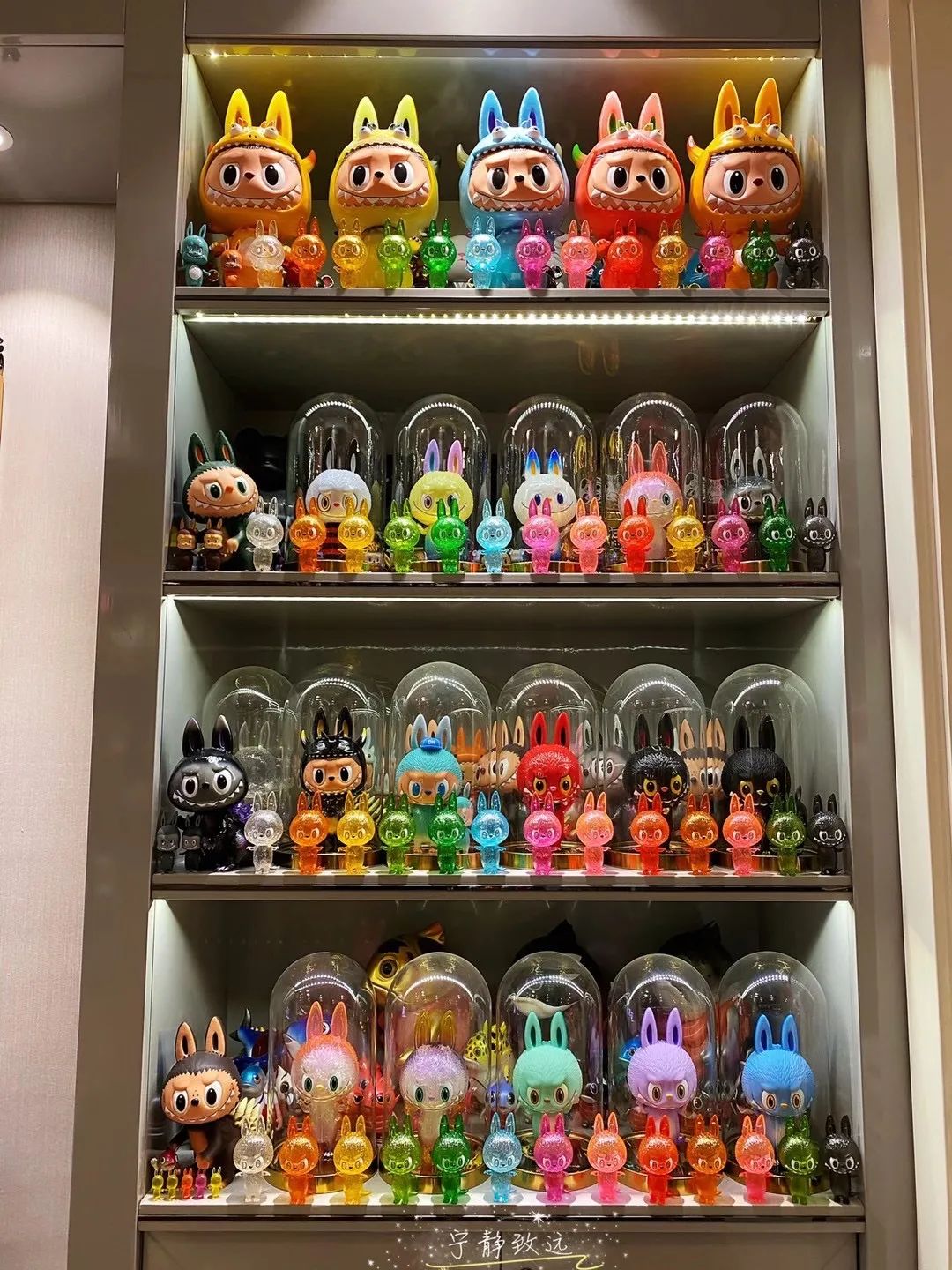 两只LABUBU涨到190万元！5年前“旧主”现身：当年10多万元买，30万多万元卖出，不后悔卖早了，但潮玩价暴涨会伤害粉丝|艺术品_新浪财经_新浪网