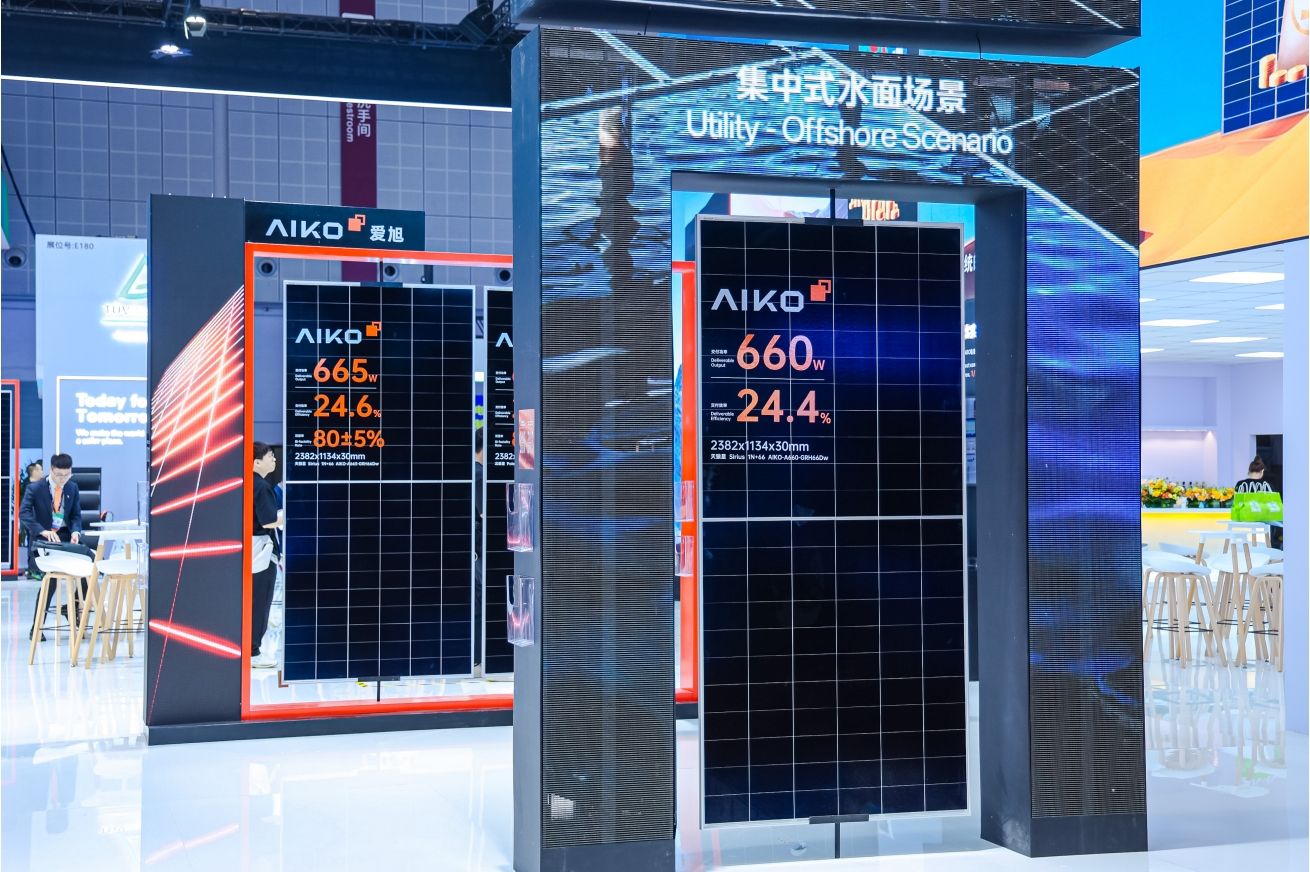 ABC焕新亮相SNEC展，爱旭领跑“25%”价值新时代|SNEC_新浪财经_新浪网