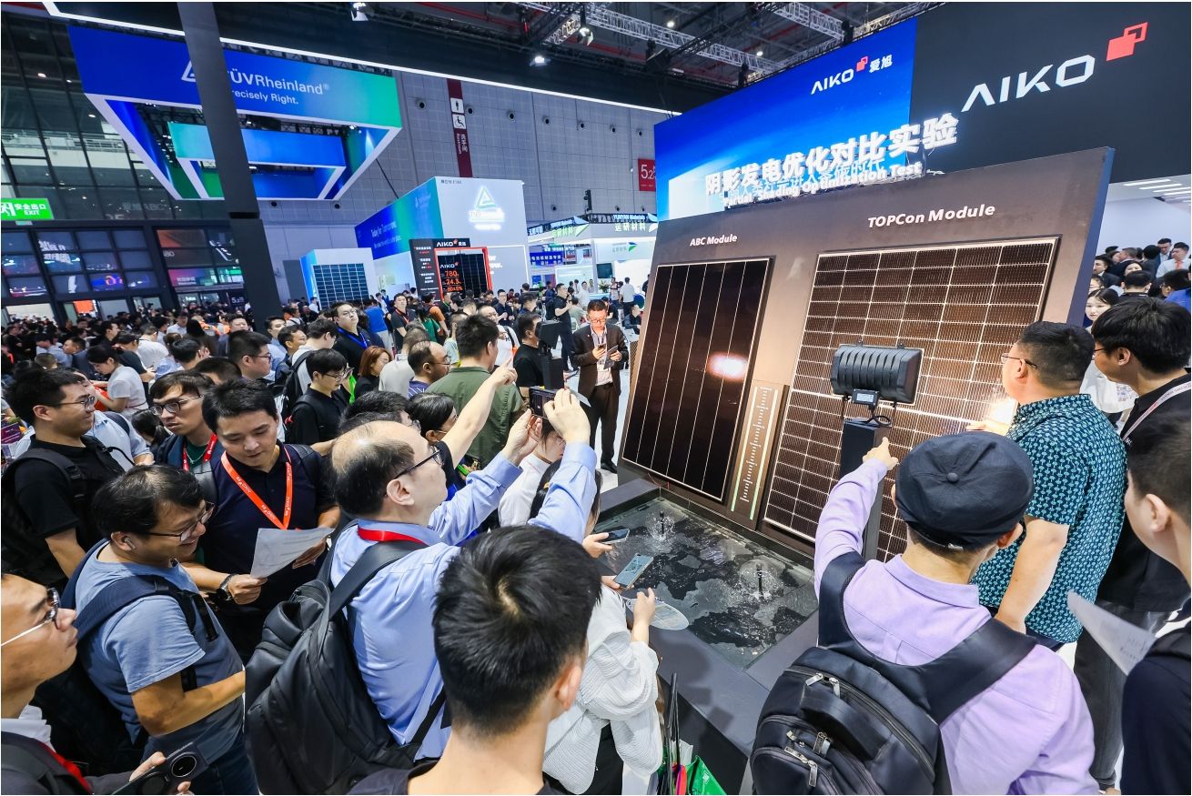 ABC焕新亮相SNEC展，爱旭领跑“25%”价值新时代|SNEC_新浪财经_新浪网