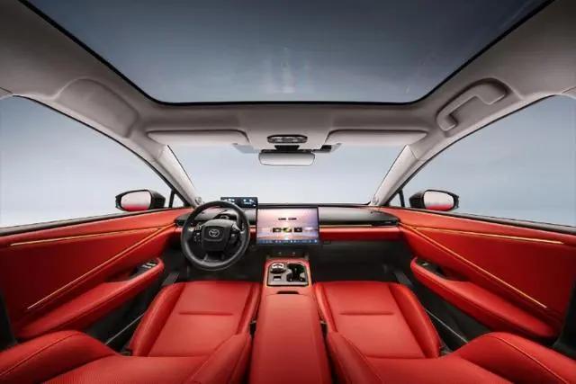 一汽丰田bZ5纯电轿跑SUV开启交付，12.98万元起|一汽丰田|SUV|10-15万_新浪科技_新浪网