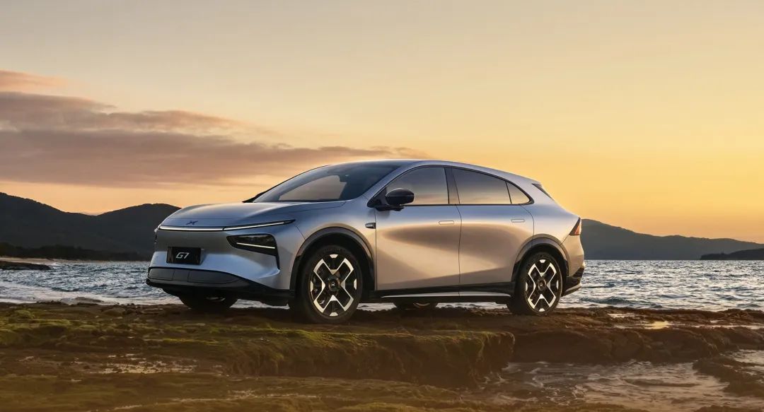 Scaling Law首次在自动驾驶赛道被验证！小鹏汽车CVPR演讲详解：AI「吃」下6亿秒视频后，智能涌现|小鹏_新浪财经_新浪网