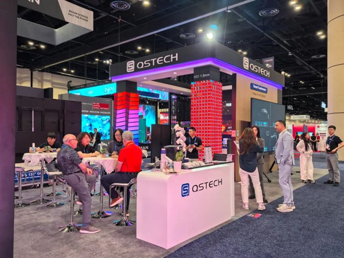 QSTECH青松光电携智能显示及全链路节能方案亮相 InfoComm USA 2025|设计_新浪科技_新浪网