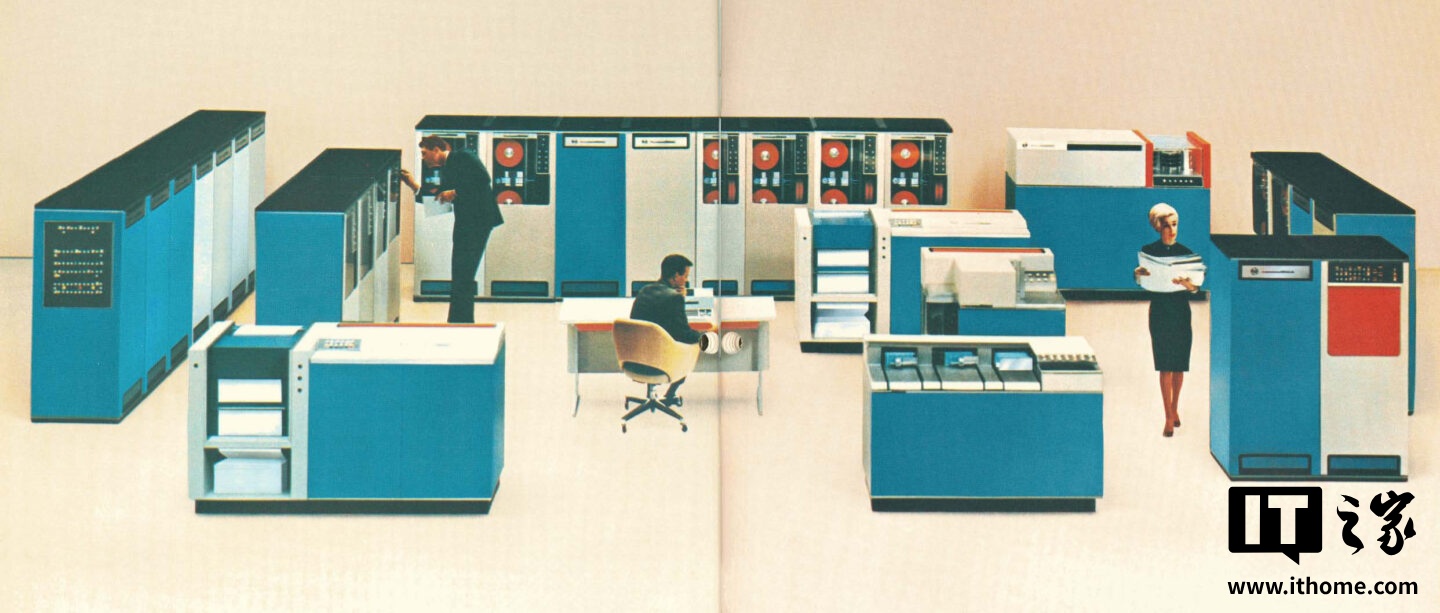 车库中的稀有计算遗迹：网友意外发现 1966 年 RCA Spectra 70/35 计算机控制面板|ibm|内存_新浪科技_新浪网