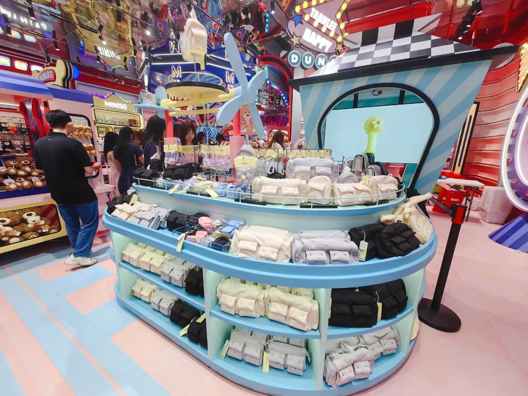 实探名创优品全球首家MINISO SPACE|名创优品_新浪财经_新浪网