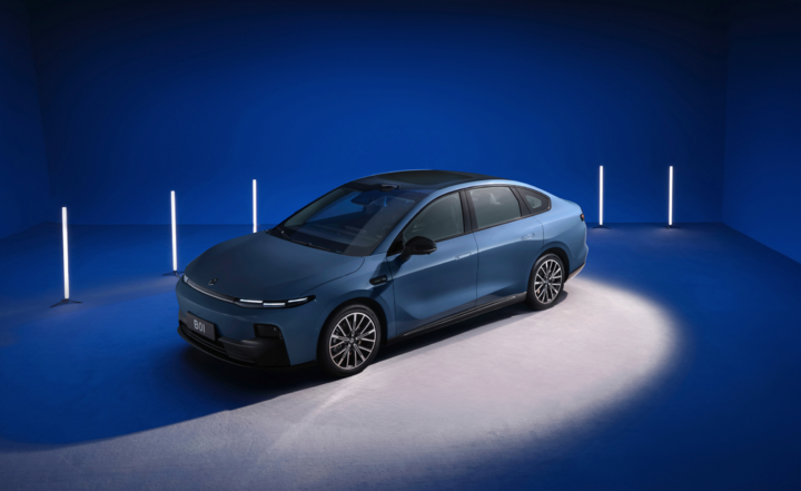 预售 10.58 万元起，好开又好看的零跑 B01 要给小鹏上压力了|轿车|小鹏_新浪科技_新浪网